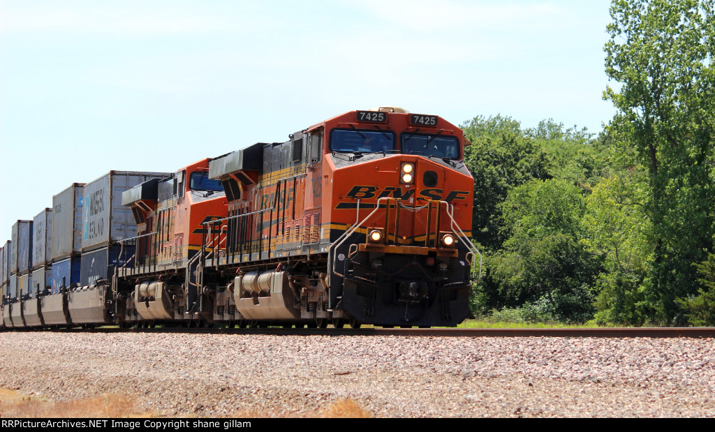 BNSF 7425